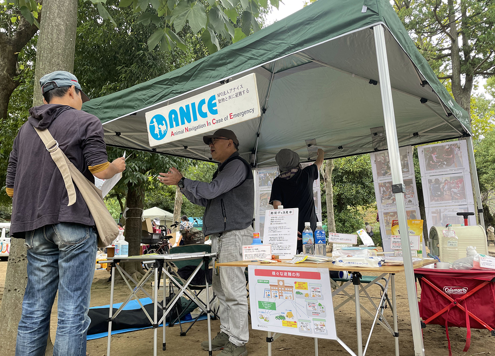 第48回当日のようす04 Cエリア – 雑居まつり—ボランティアと福祉を考えるわたしたちがつくるおまつりです